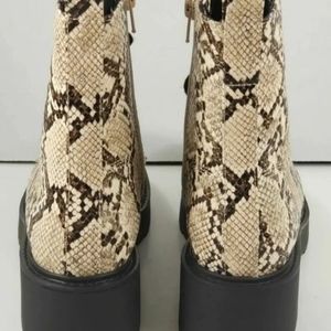 Steve Madden | Shoes | Steve Madden Tornado Snake Combat Boots 75 ...